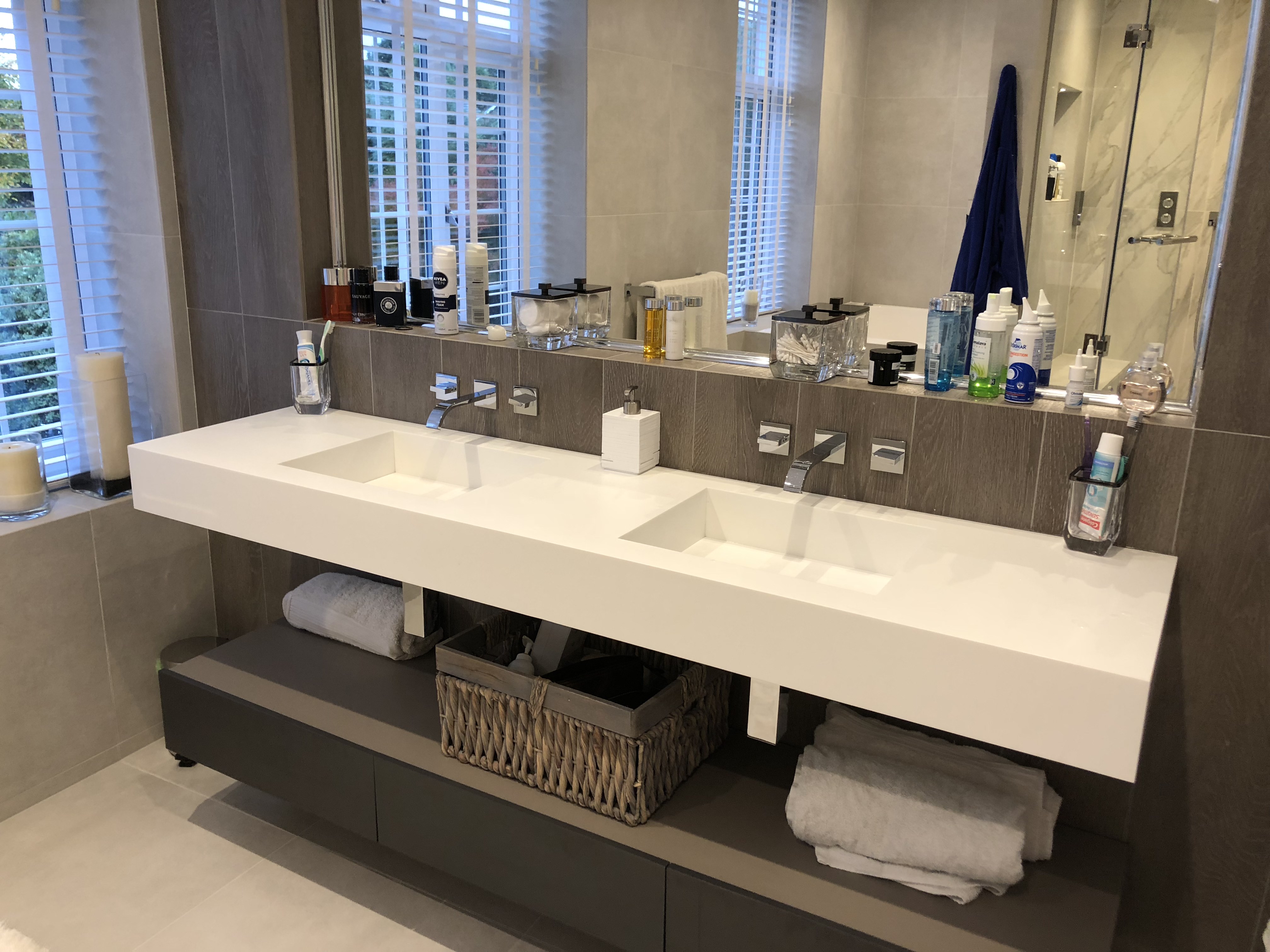 Bespoke Corian Dining Table and vanity – CR3 5EJ - unique